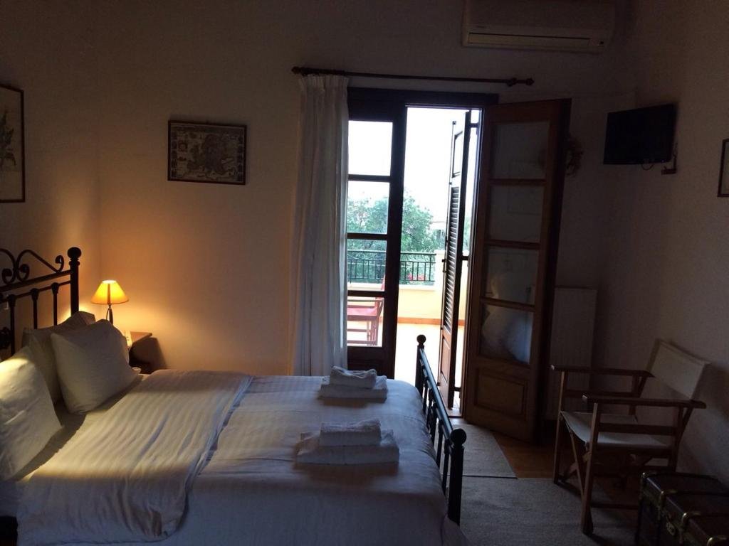 Alexandraki Rooms, Leonidio | All About Peloponnisos