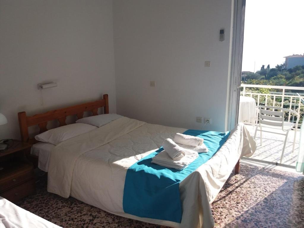 Manoleas Rooms, Leonidio | All About Peloponnisos